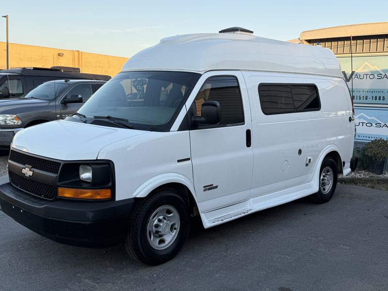 Camper Van For Sale: 2006 Sportsmobile Conversion Van LBZ Duramax 80,9