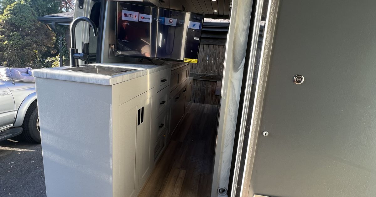 Camper Van For Sale: Beautiful Custom Built Mercedes Sprinter