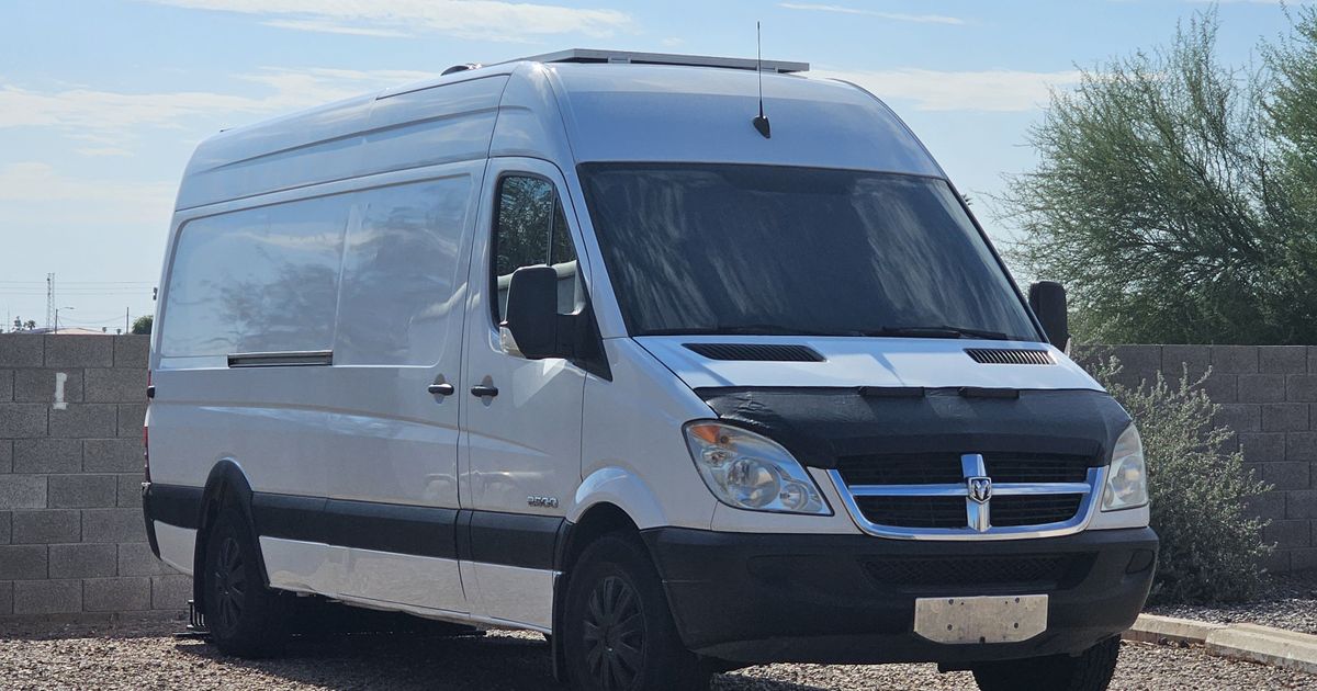 Camper Van For Sale: 2007 Dodge Sprinter 2WD 2500 Converted -Lowered P