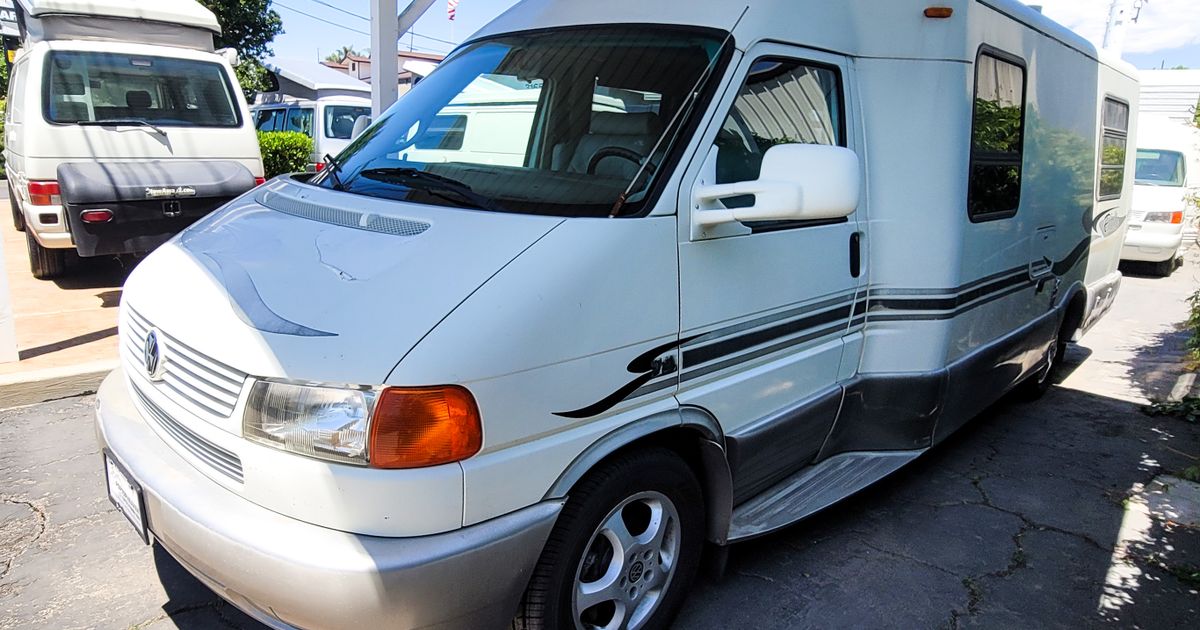 Class B RV For Sale: 2002 VW Winnebago Rialta QD-959