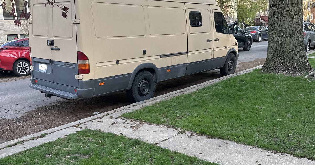 Camper Van For Sale: 2005 Freightliner T1N Sprinter