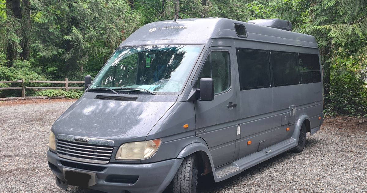 Camper Van For Sale: 2002 Freightliner Sprinter