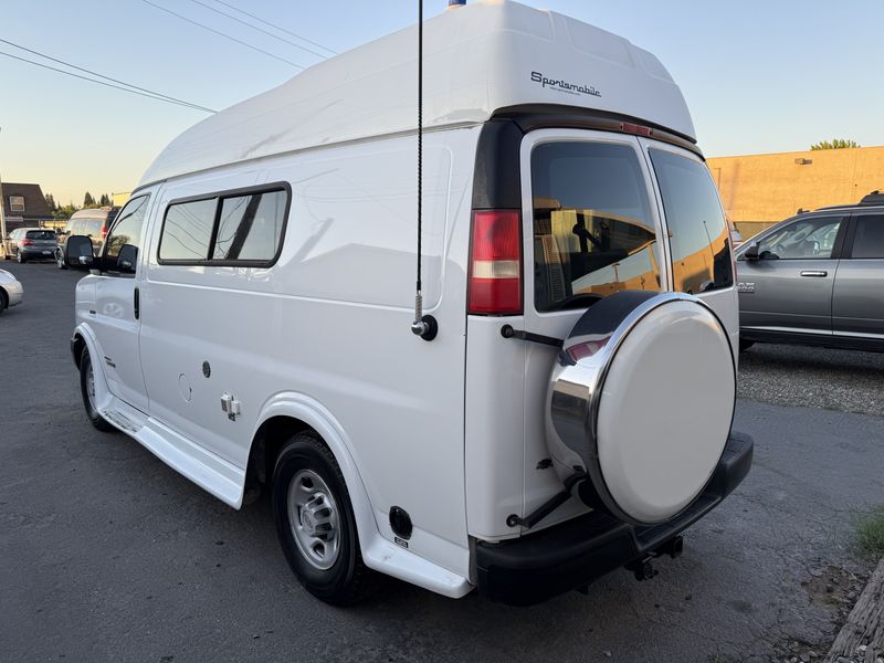 Camper Van For Sale: 2006 Sportsmobile Conversion Van LBZ Duramax 80,9