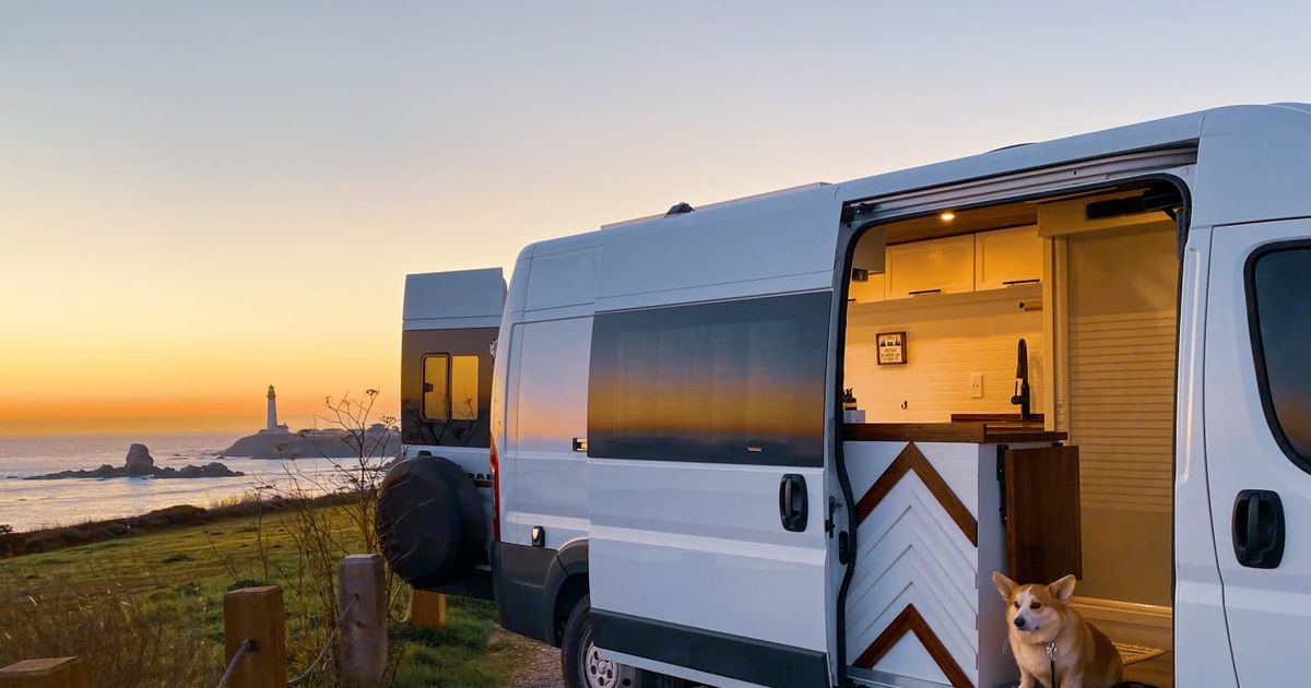 Camper Van For Sale: NEW Factory Engine! Shower, Stove & Oven, Dinette