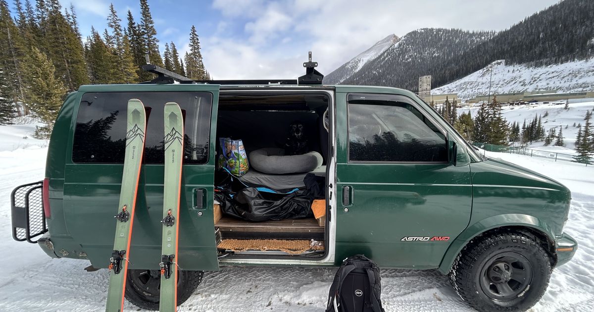 Camper Van For Sale: 2000 AWD Astro Van in Morrison, Colorado