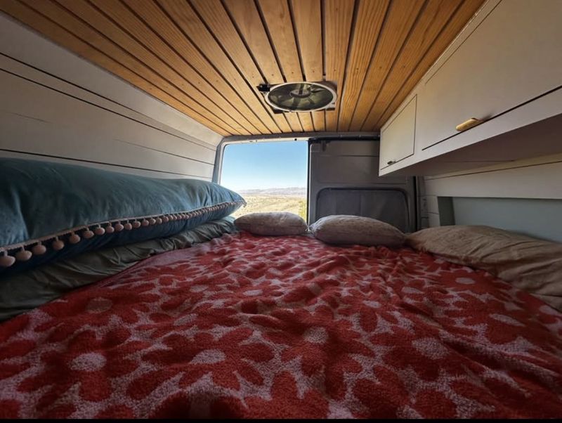 Camper Van For Sale: 2004 Sprinter freightliner