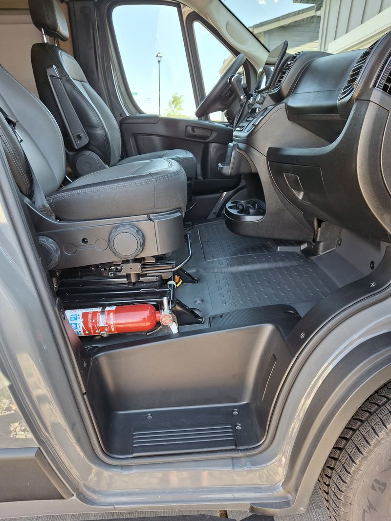 Camper Van For Sale: 2024 Noovo Lite, Off-grid & Ready to Live in Full