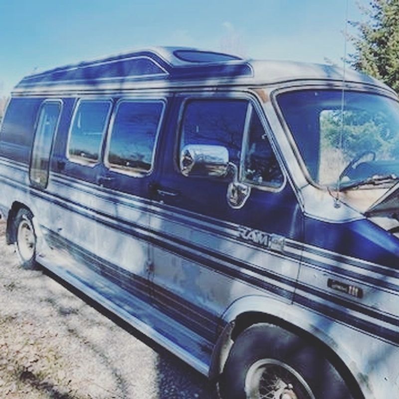 Camper Van For Sale: 1988 B-2500 Ram Dodge Mark III Van