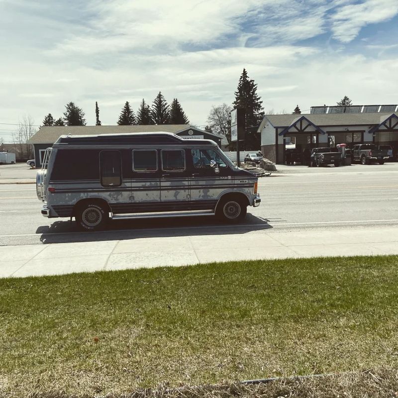 Camper Van For Sale: 1988 B-2500 Ram Dodge Mark III Van