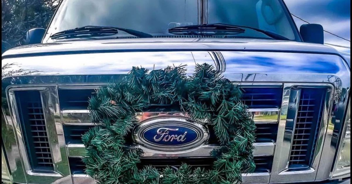 Camper Van For Sale: 2009 Ford Econoline XLT Super Duty Extended Cab