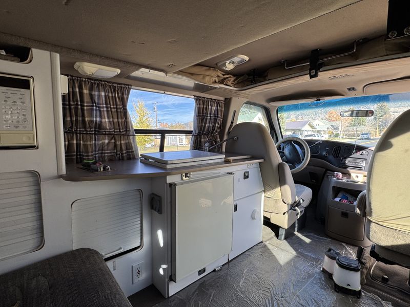 Camper Van For Sale: 2001 Ford Econoline E250 in Butte, Montana